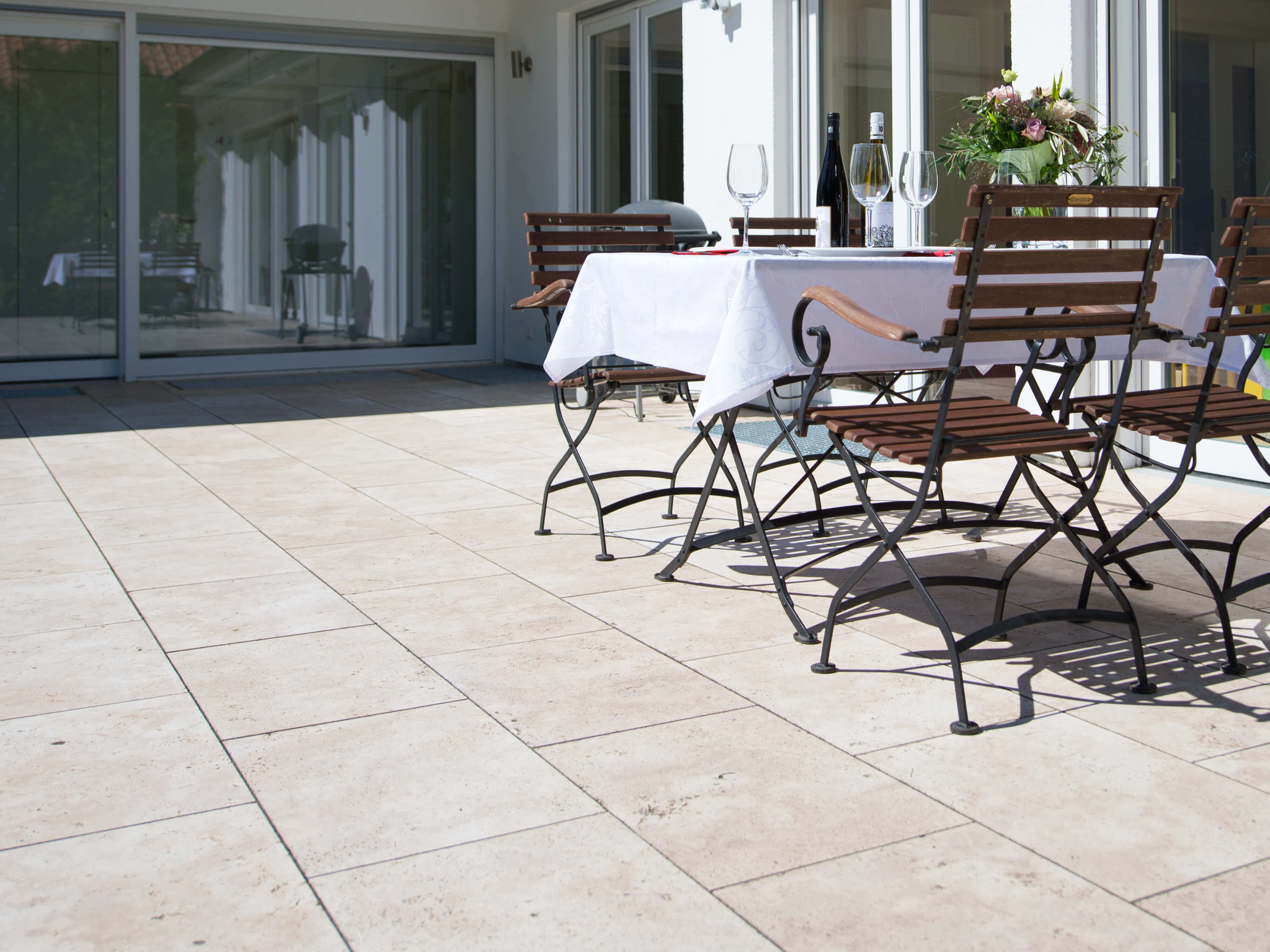 Dalles Medium Line, en travertin adouci | stonenaturelle