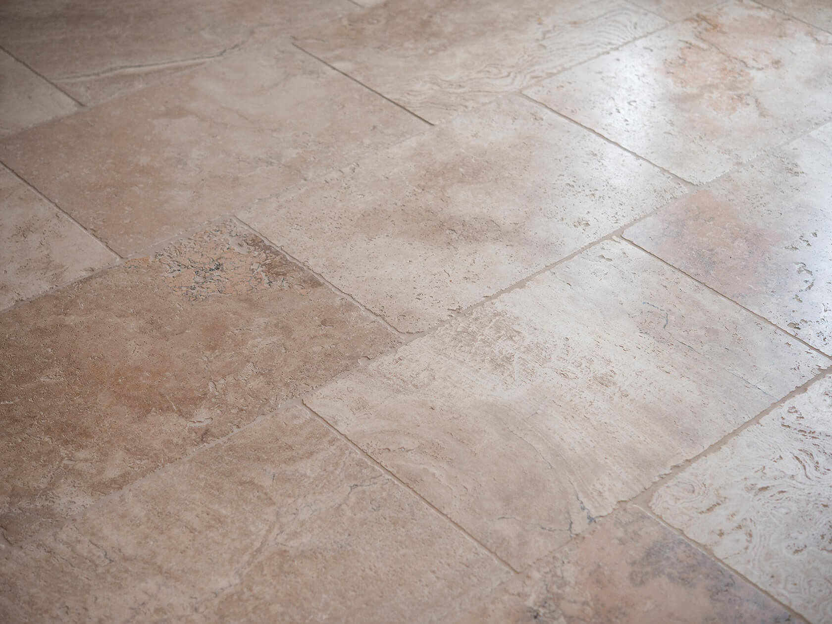 Carrelage Rustic, en travertin vieilli | stonenaturelle